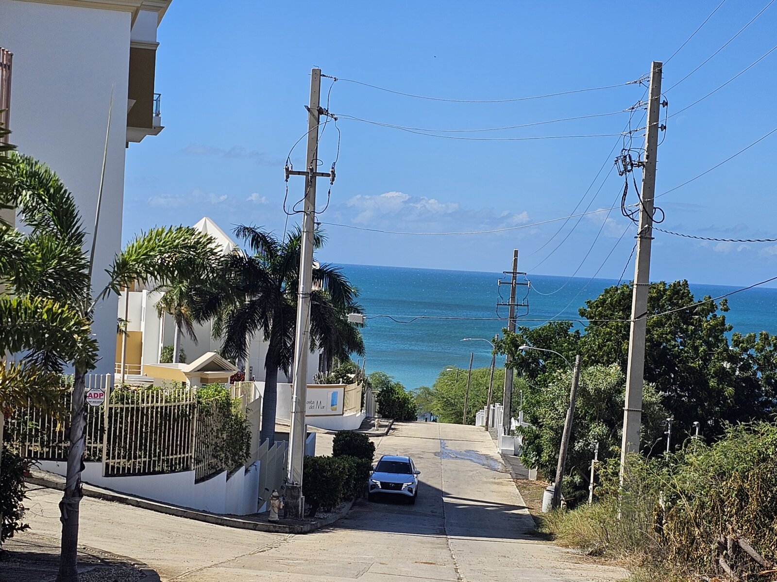 Apartamento amueblado con vista al mar, Cond. Costa del Mar - Ruby REALTY