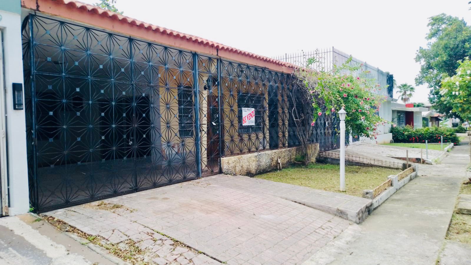 Villa Nevarez, San Juan. - Ruby REALTY