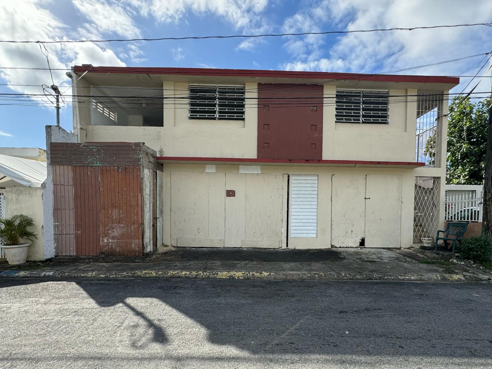 Propiedad multifamiliar. Bo Candelaria Arenas, Toa Baja. - Ruby REALTY