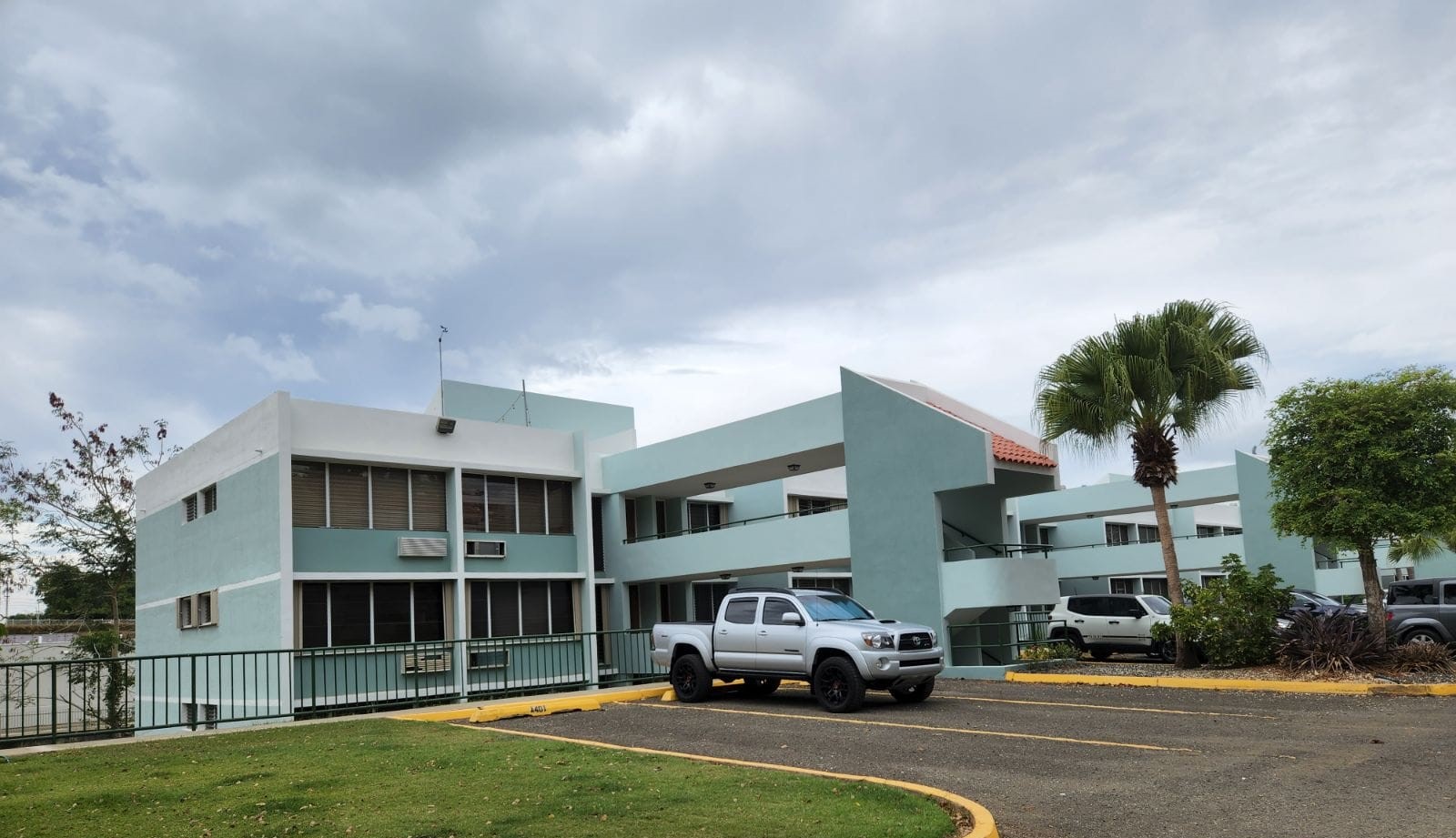 Penthouse Western Lake - Ruby REALTY